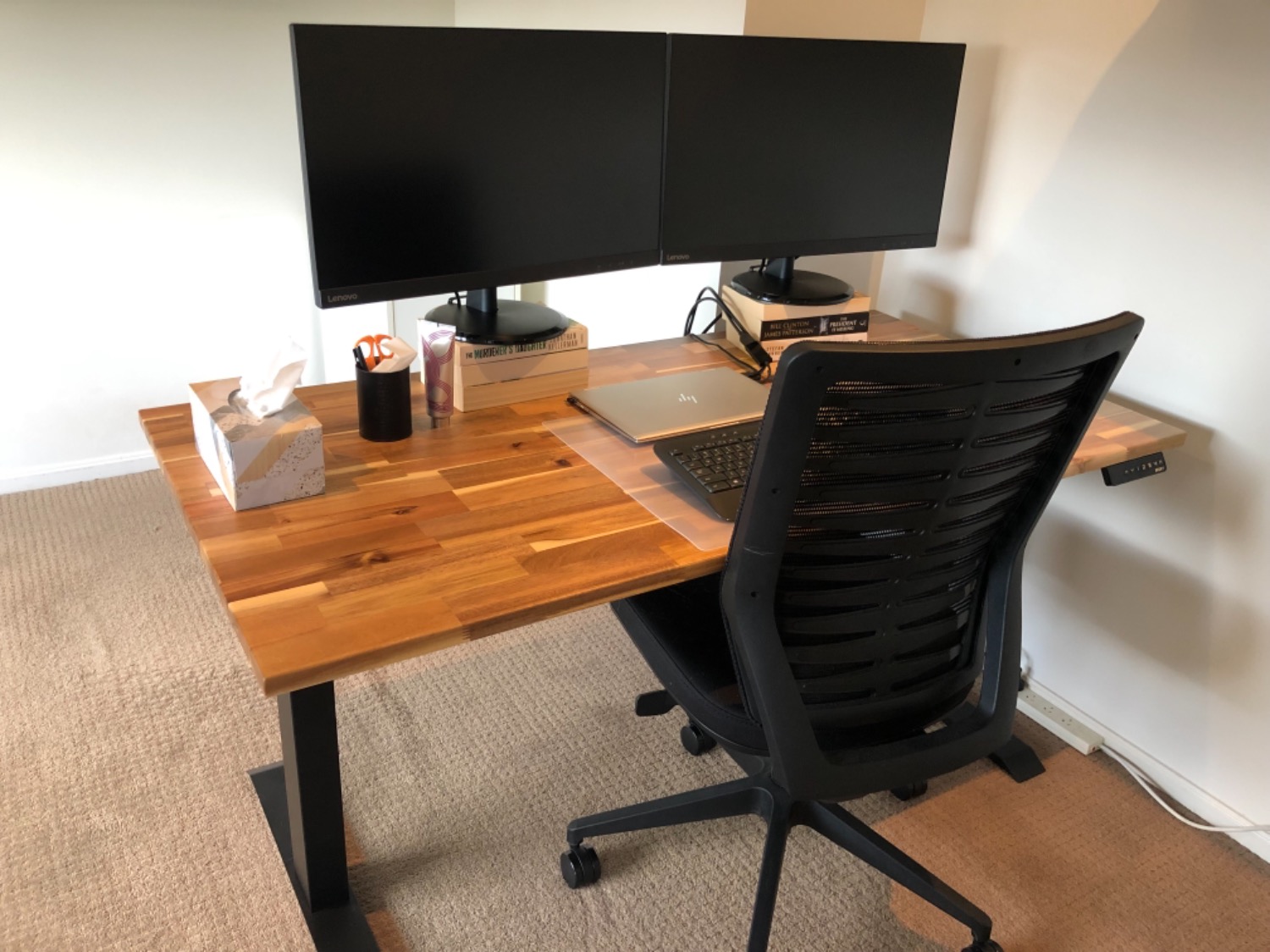 Standing Desk vs Sitting: A Side-by-Side Comparison